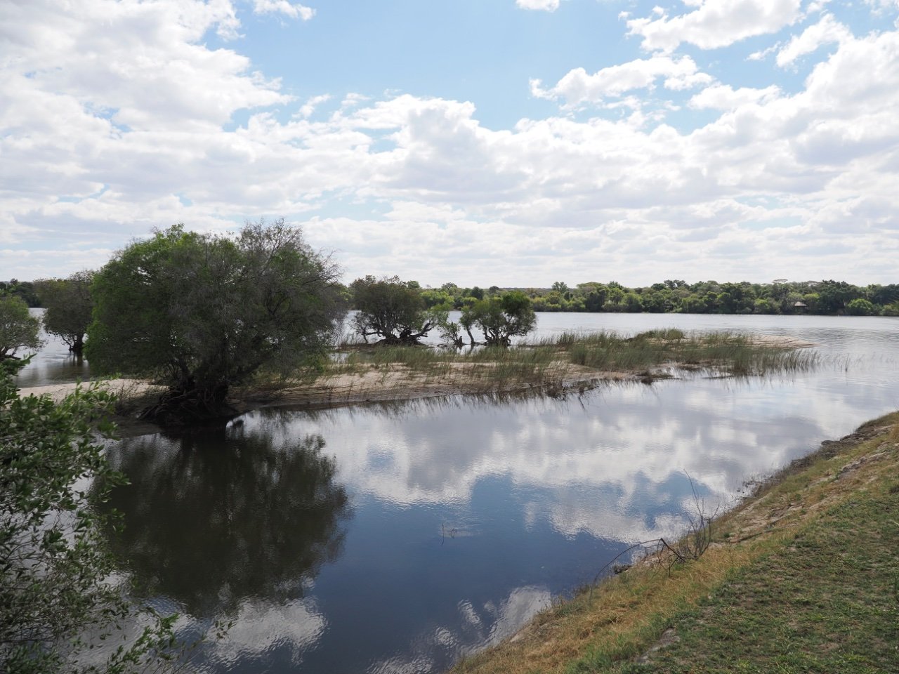 In the Footsteps of Herbert George Robbins and Ted Davison : A Wankie ...